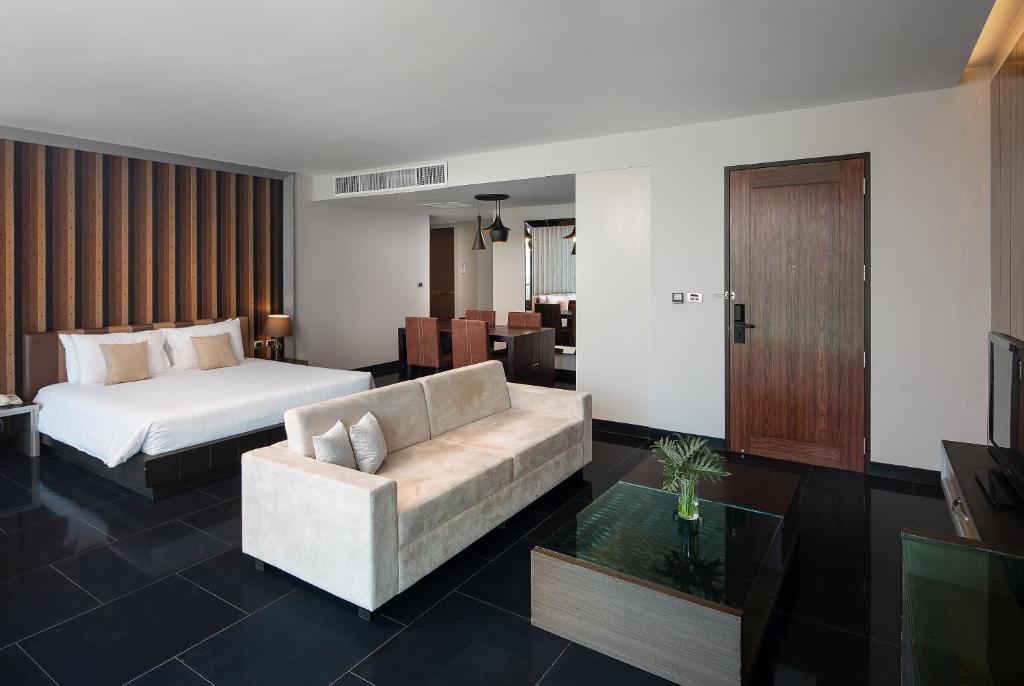 Way Hotel Pattaya - Skyred Thailand | Serve Tour Packages | Activities ...